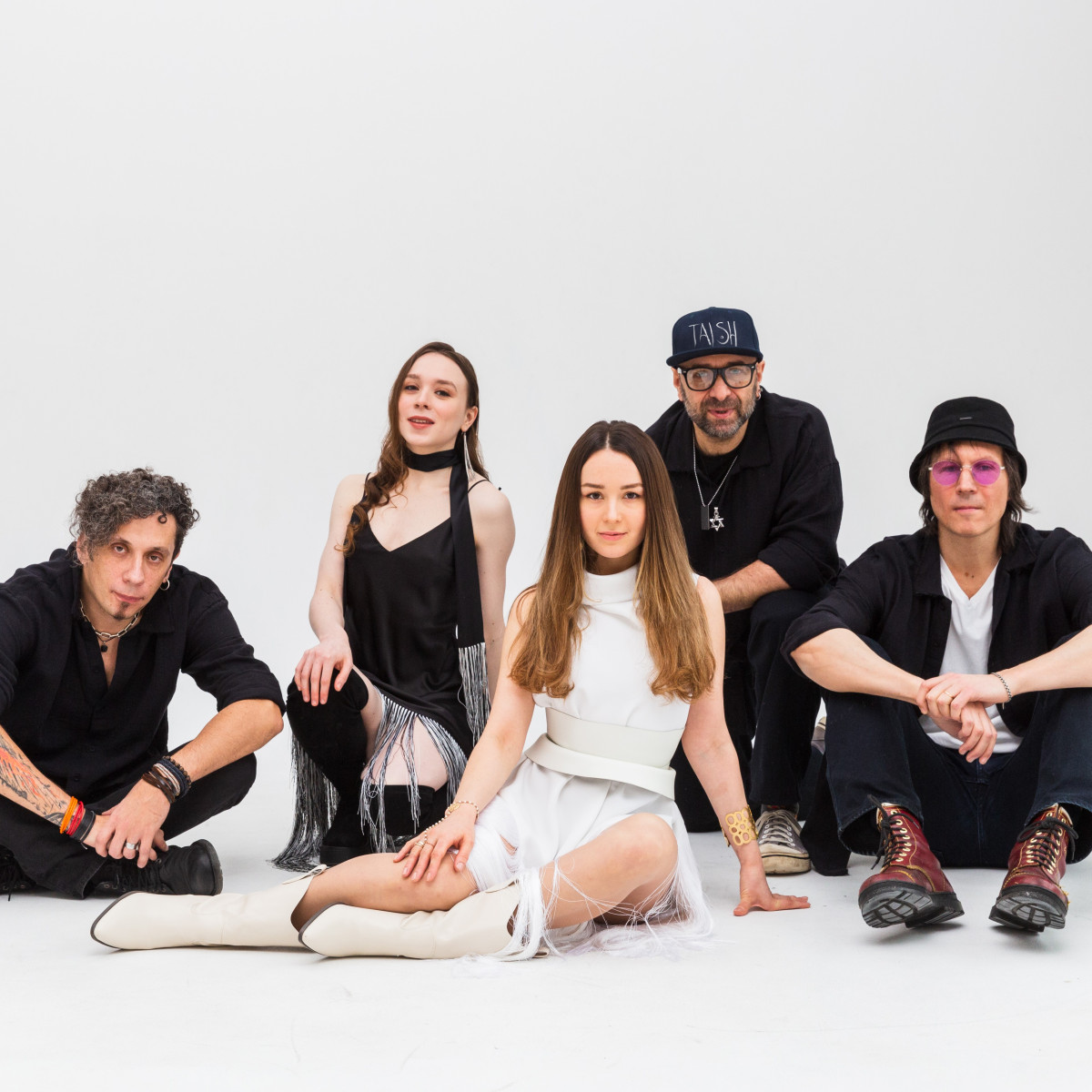 Группа tAISh собирает жизни «Пазл» в новом треке — НАШЕ Радио